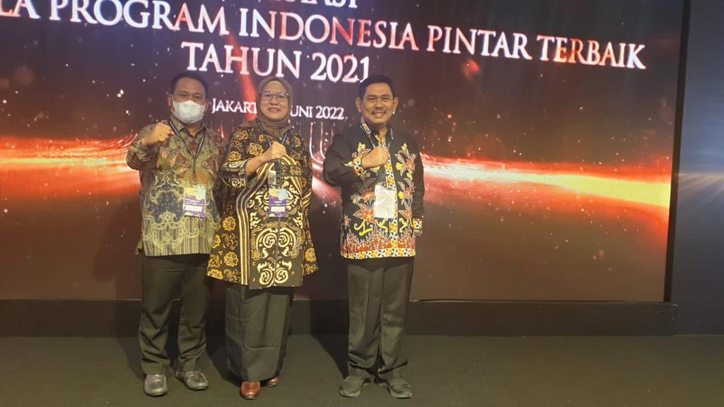 Unila Raih Anugerah Terbaik Ketiga Pengelolaan PIP 2021 - Universitas Lampung