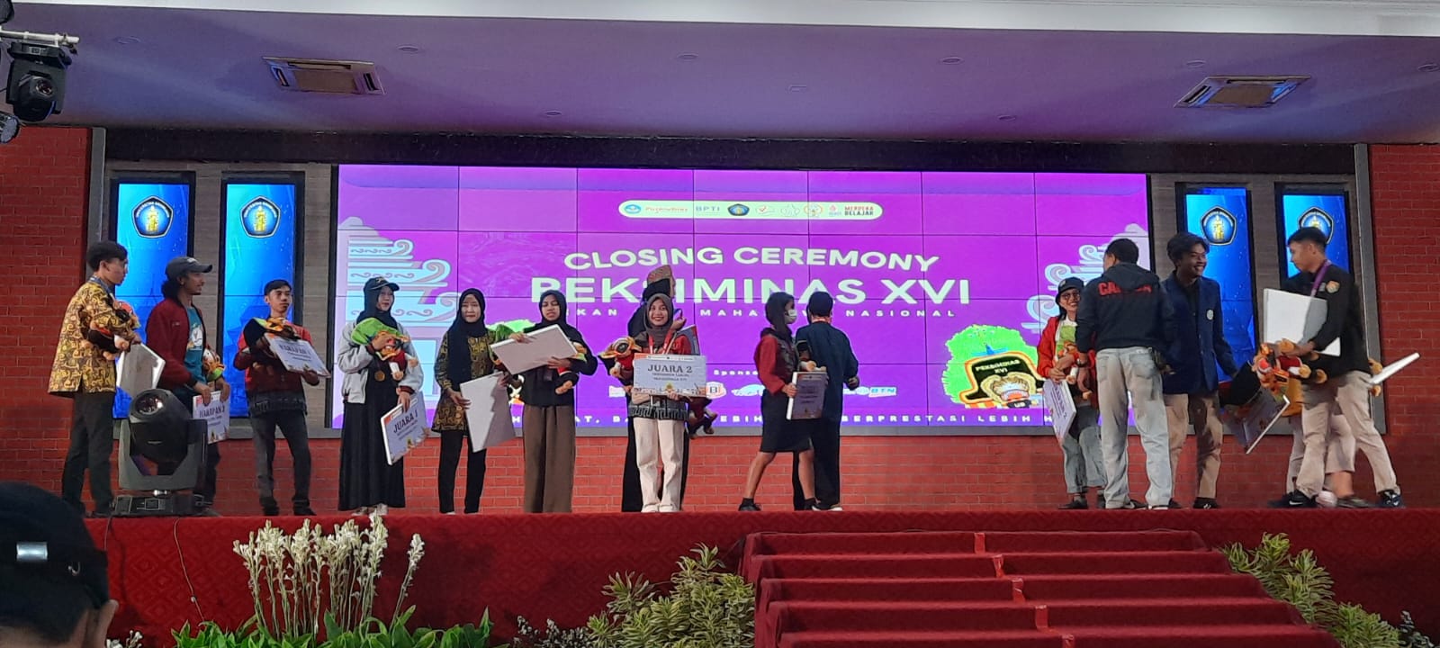 Mahasiswa FH Juara Dua Peksiminas XVI - Universitas Lampung