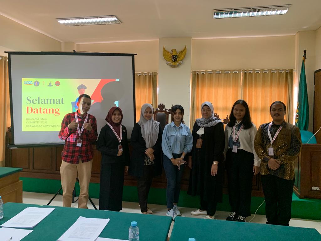 Mahasiswa FH Juarai Kompetisi Esai Nasional Brawijaya Law Fair XIII - Universitas Lampung