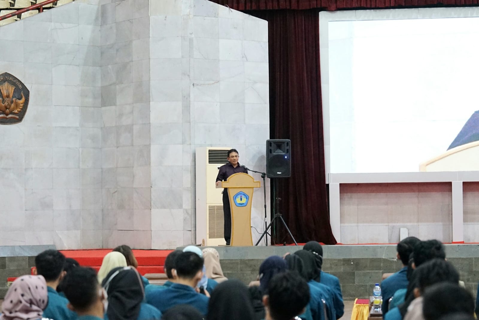 Unila Beri Penghargaan Mahasiswa Berprestasi - Universitas Lampung