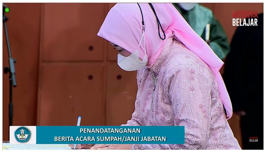 Prof. Lusmeilia Afriani Resmi Dilantik sebagai Rektor Unila Periode 2023-2027 - Universitas Lampung