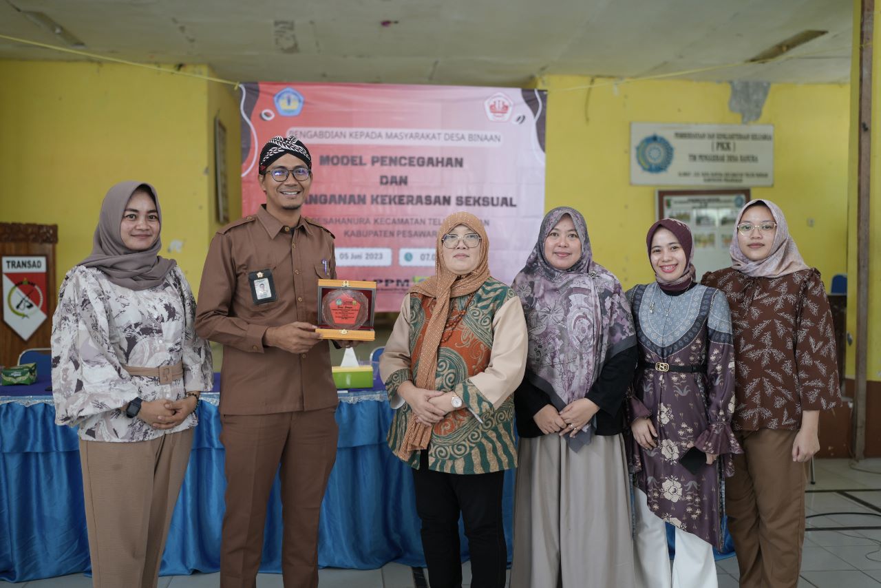 Unila Gelar Sosialisasi Pencegahan dan Penanganan Kekerasan Seksual di Desa Hanura - Universitas ...