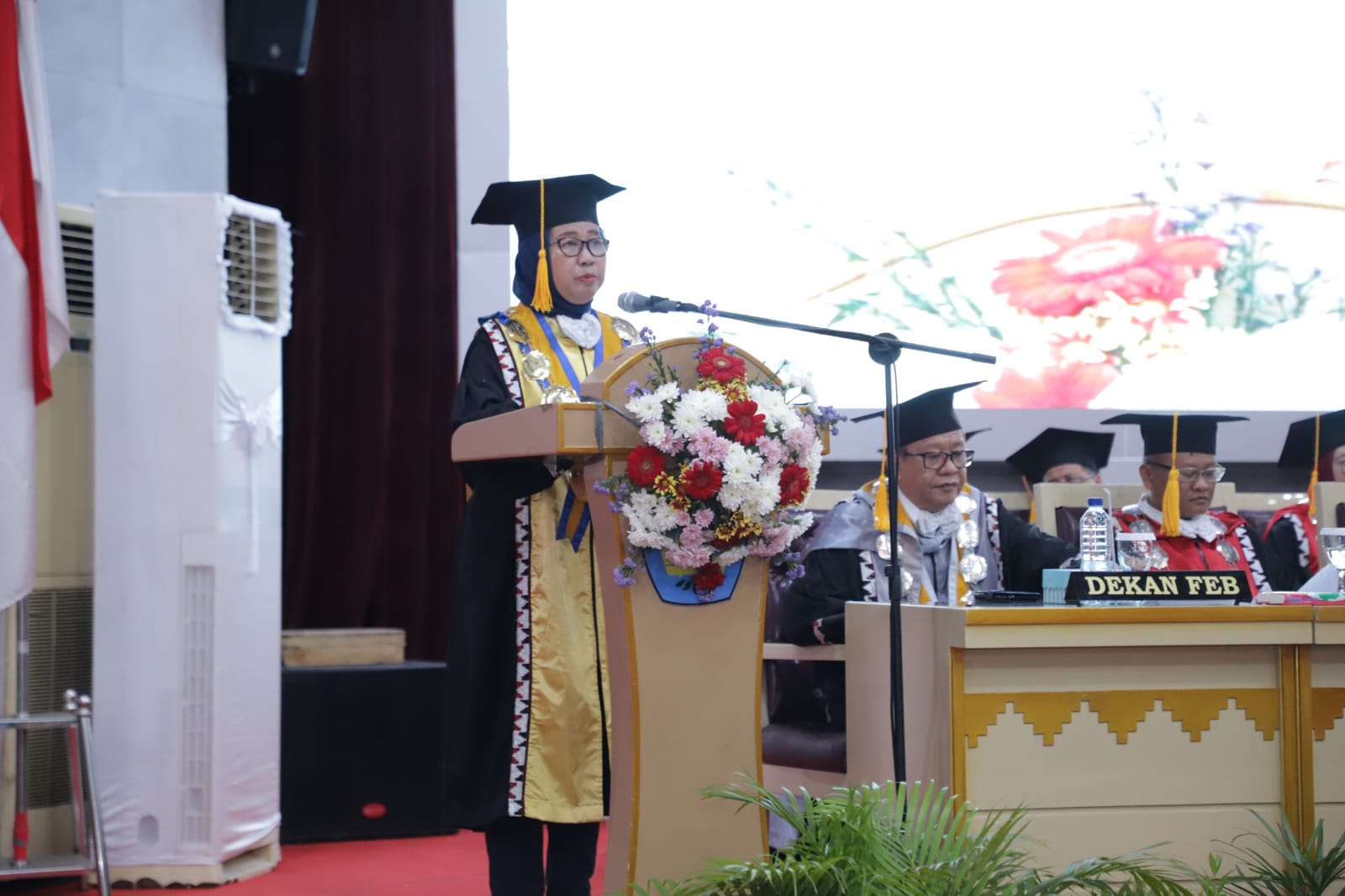 Unila Mewisuda 1.221 Mahasiswa Periode VI Tahun Akademik 2022/2023 - Universitas Lampung