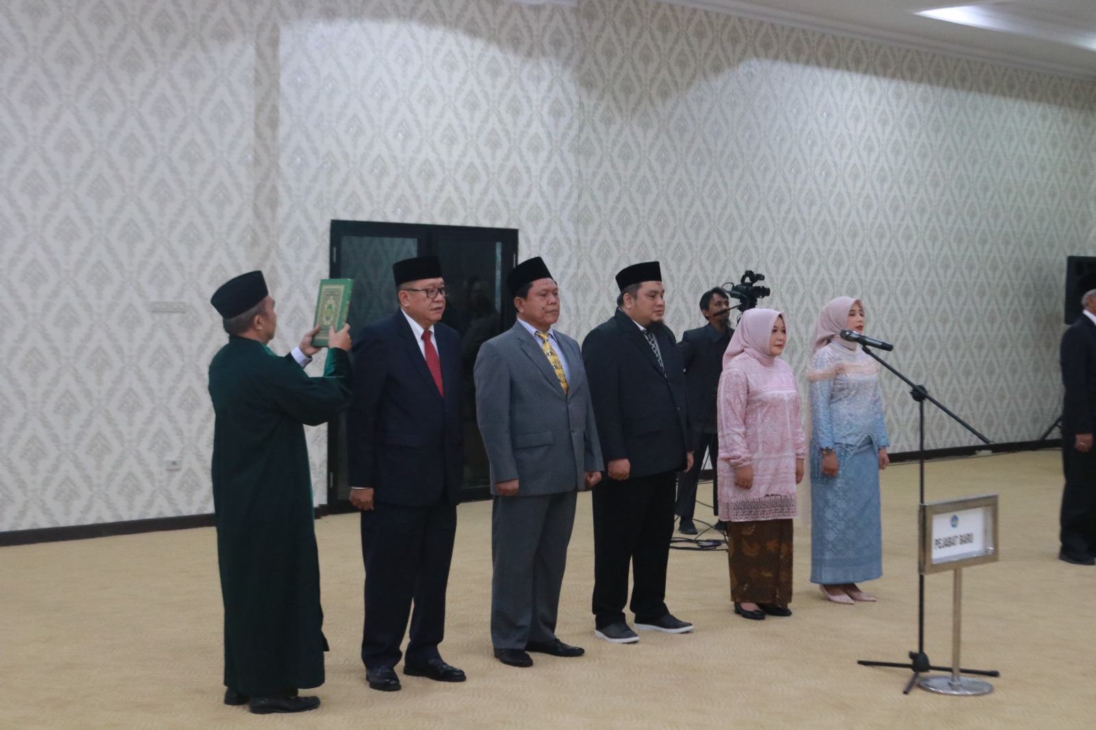 Rektor Lantik Lima Pejabat Baru di Lingkungan Fakultas - Universitas Lampung