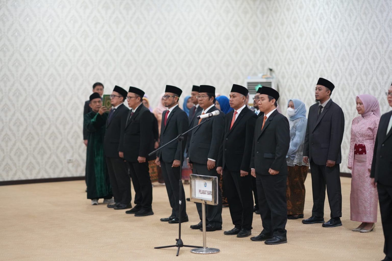 Rektor Lantik 13 Pejabat Baru, Sesuaikan SOTK 2024 - Universitas Lampung