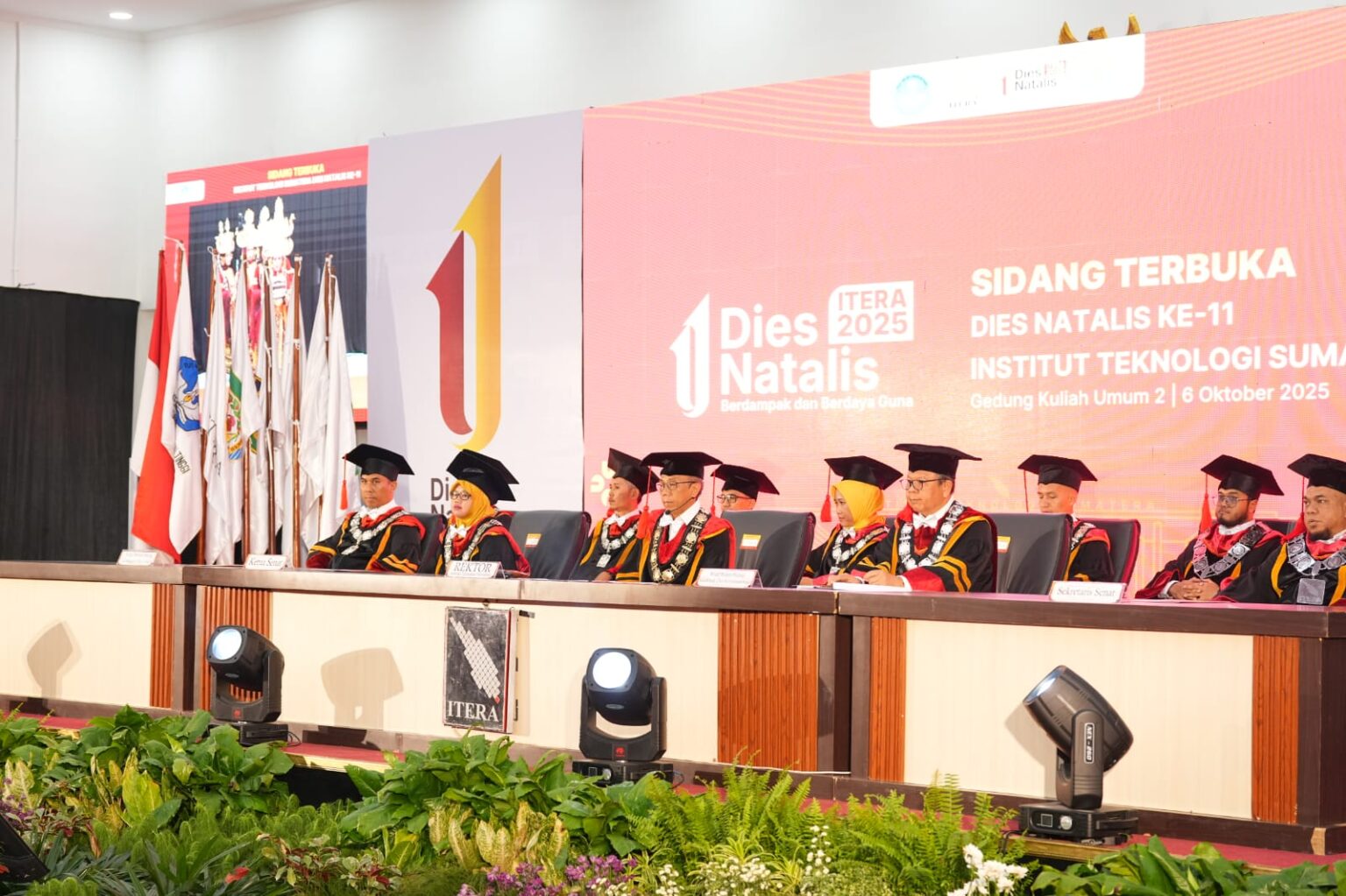 Rektor Unila Raih Penghargaan Itera Adi Karsa Madya - Universitas Lampung