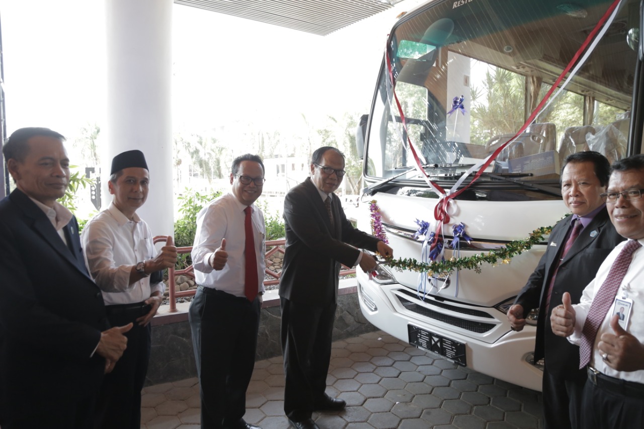 BRI Gulirkan CSR Bus Kampus Untuk Unila - Universitas Lampung