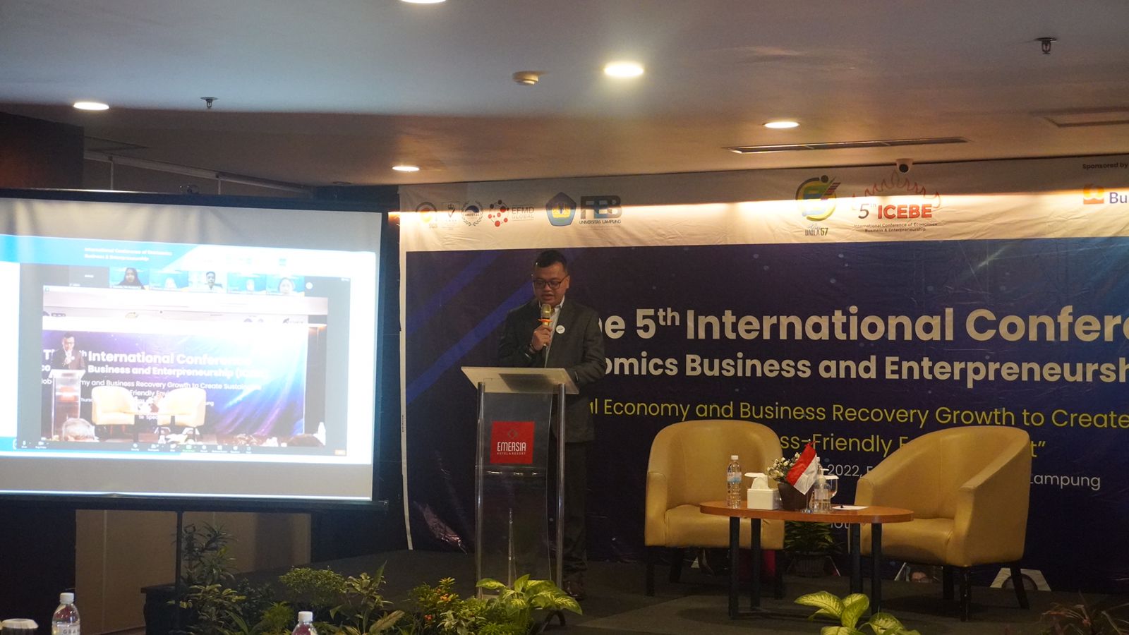 FEB Sukses Gelar Konferensi Internasional Tahunan 5th ICEBE 2022 ...