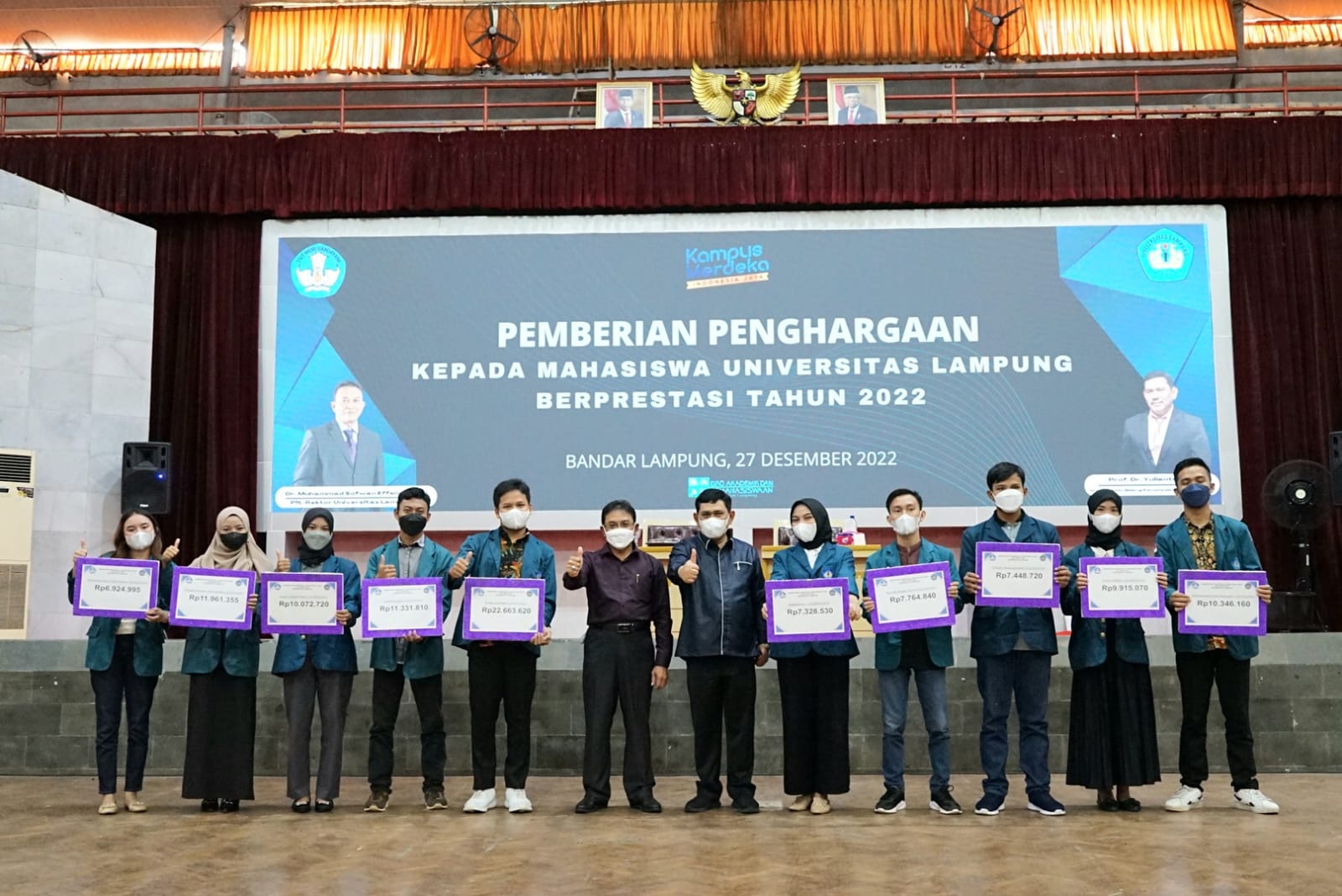 Unila Beri Penghargaan Mahasiswa Berprestasi - Universitas Lampung
