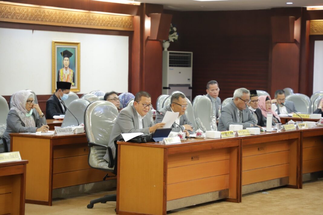 Prof. Lusmeilia Terpilih sebagai Rektor Unila Periode 2023 - 2027 - Universitas Lampung