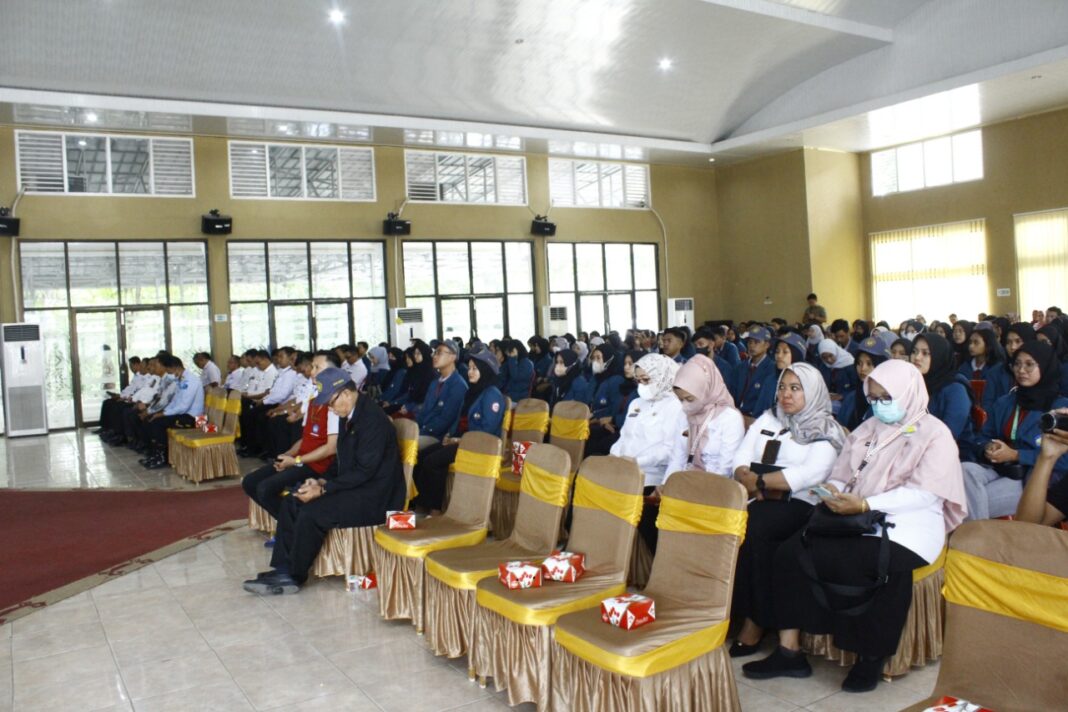 Pelepasan dan Penyerahan Mahasiswa KKN dan PLP Periode I 2023 - Universitas Lampung