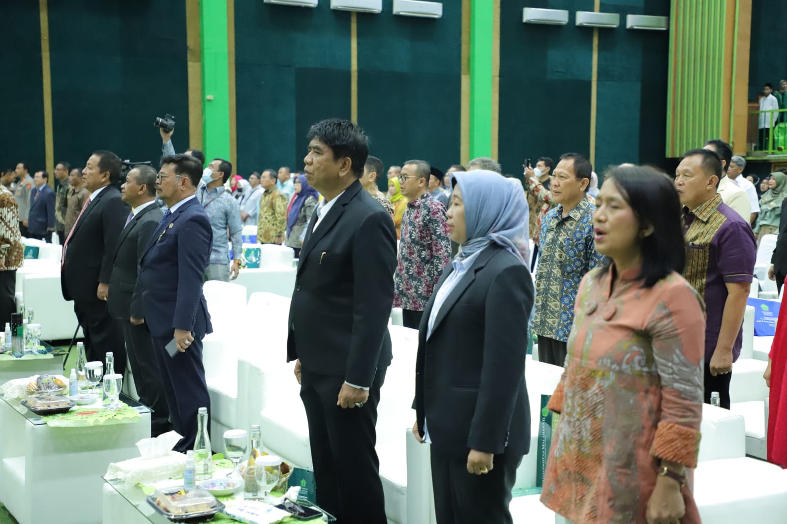 Rektor Hadiri Pengukuhan Guru Besar Baru Unmal - Universitas Lampung