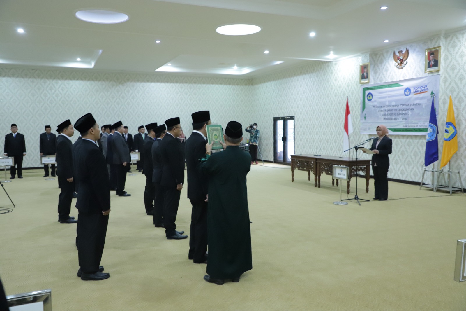 Rektor Lantik Tujuh Pejabat Baru Unila - Universitas Lampung