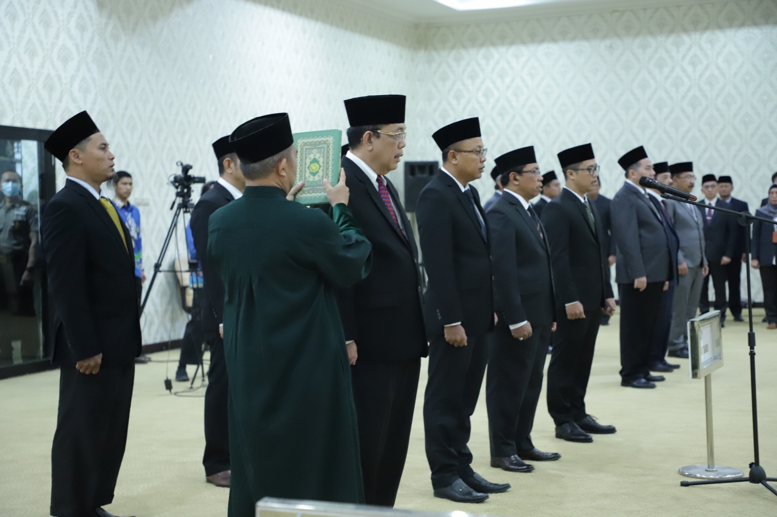 Rektor Lantik Tujuh Pejabat Baru Unila - Universitas Lampung