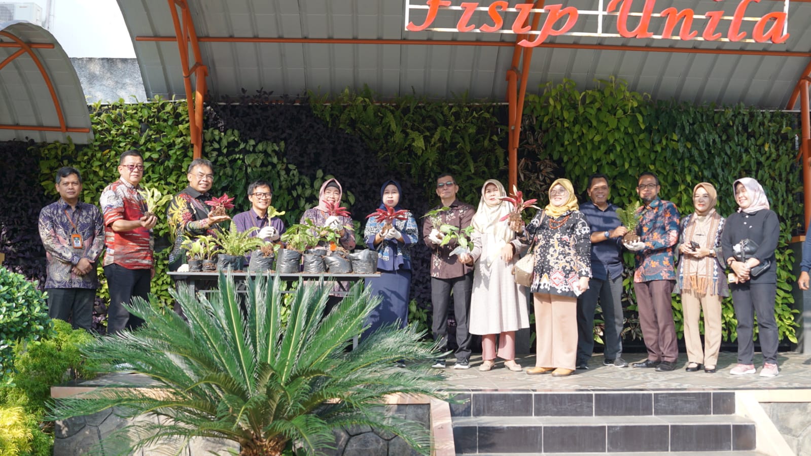 Rektor Resmikan ULT dan Situation Room FISIP Unila - Universitas Lampung