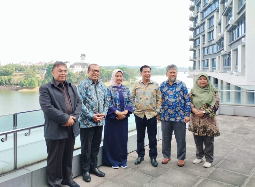 Pertemuan Delegasi Unila Dengan Atdikbud KBRI di Malaysia - Universitas Lampung