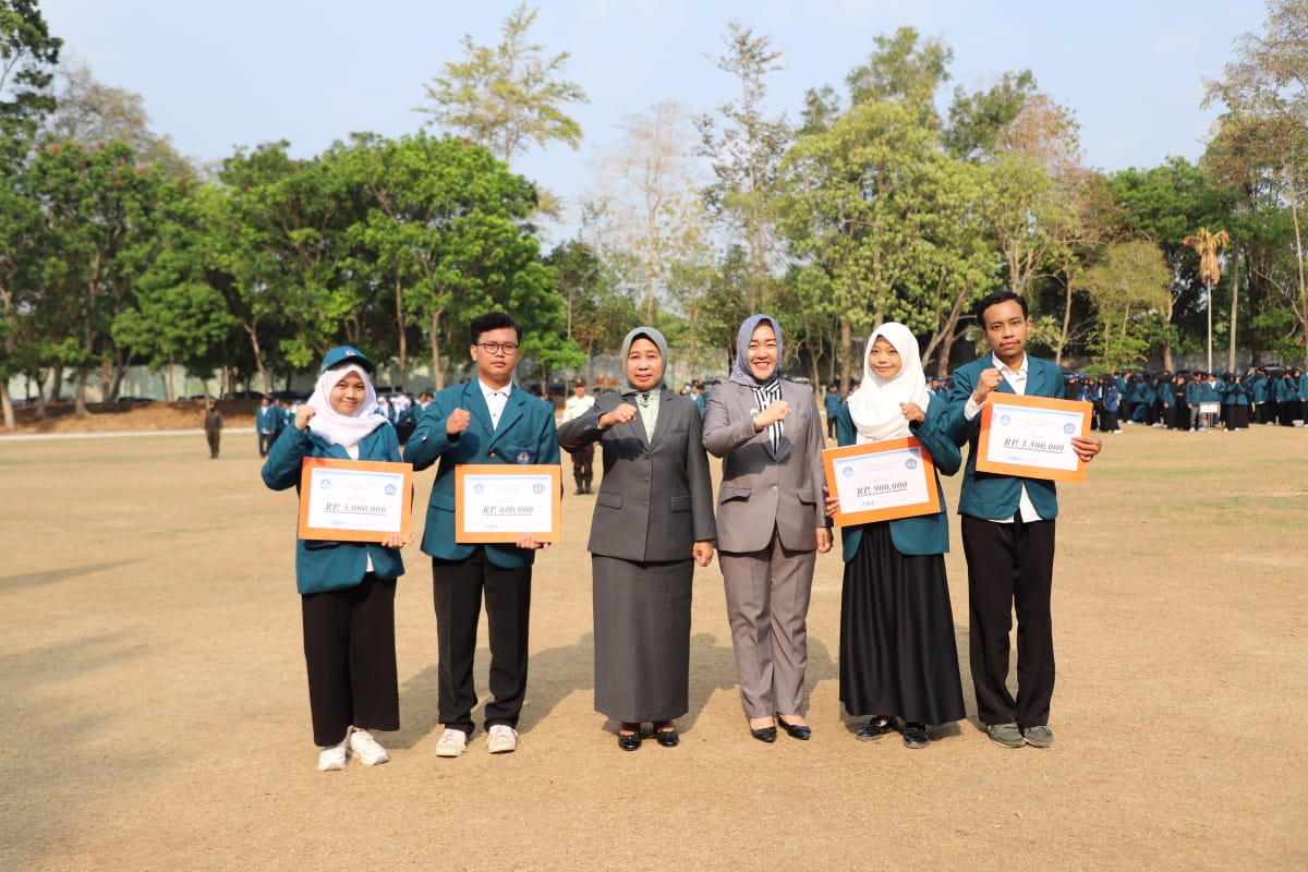 Unila Beri Penghargaan untuk 133 Mahasiswa Berprestasi - Universitas Lampung