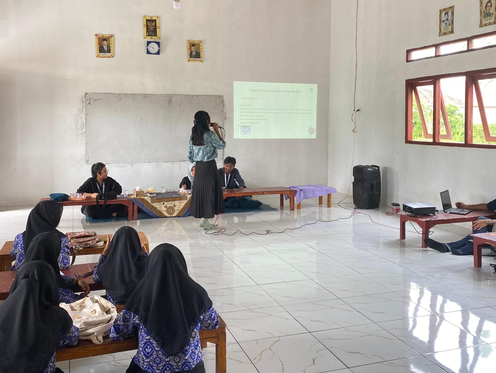 Mahasiswa KKN Gelar Sosialisasi Pernikahan Dini dan Penyuluhan Pencegahan TBC - Universitas Lampung