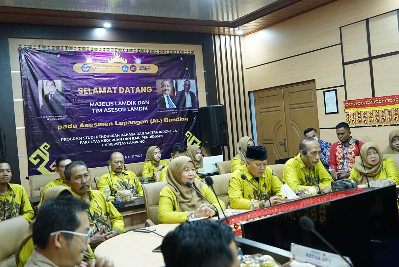 Targetkan Akreditasi Unggul : PBSI FKIP Lakukan Asesmen Lapangan Banding - Universitas Lampung