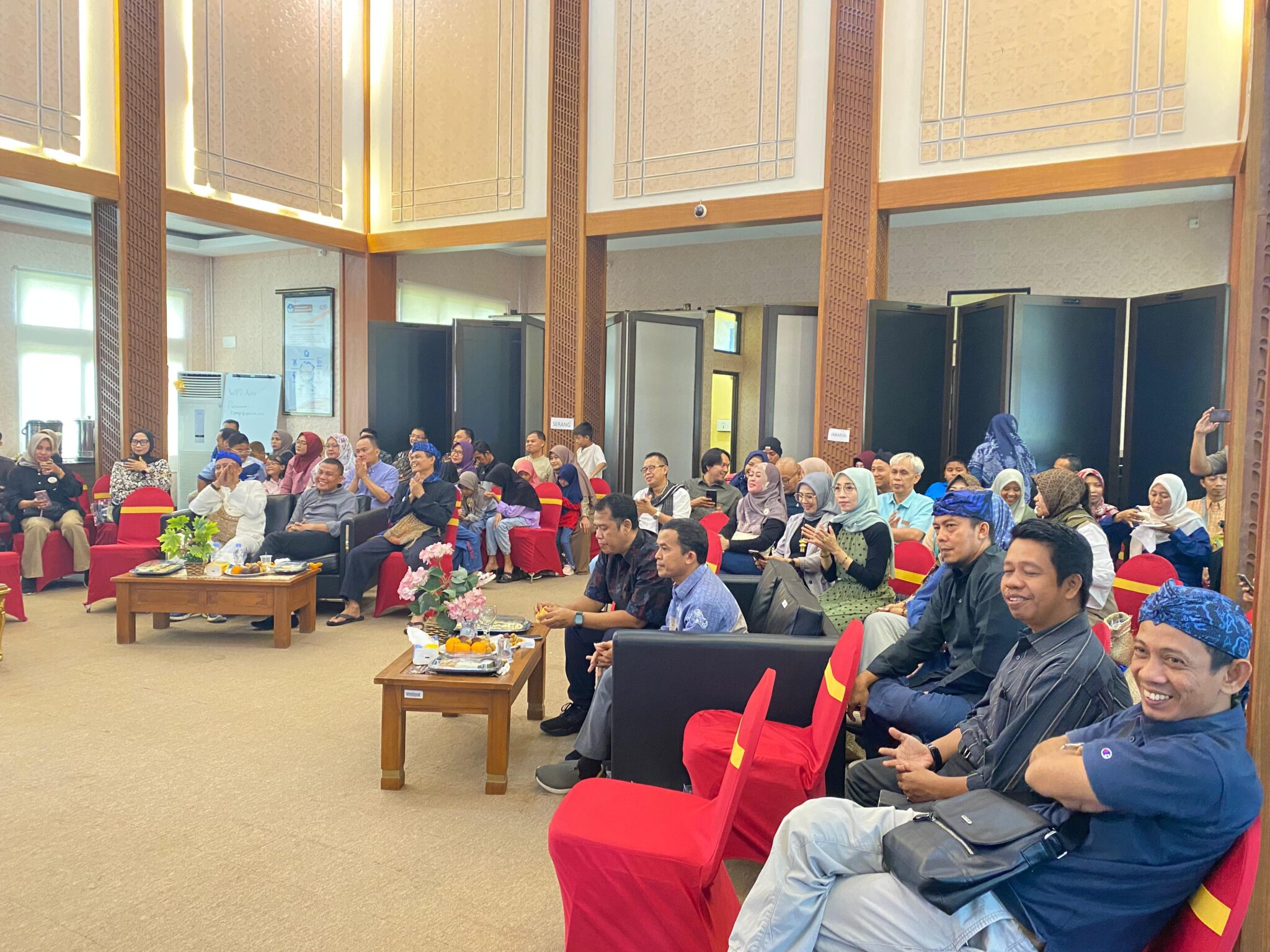 Dr. Anna Gustina Wakili Rektor Halal Bihalal IKA Unila Wilayah Banten ...