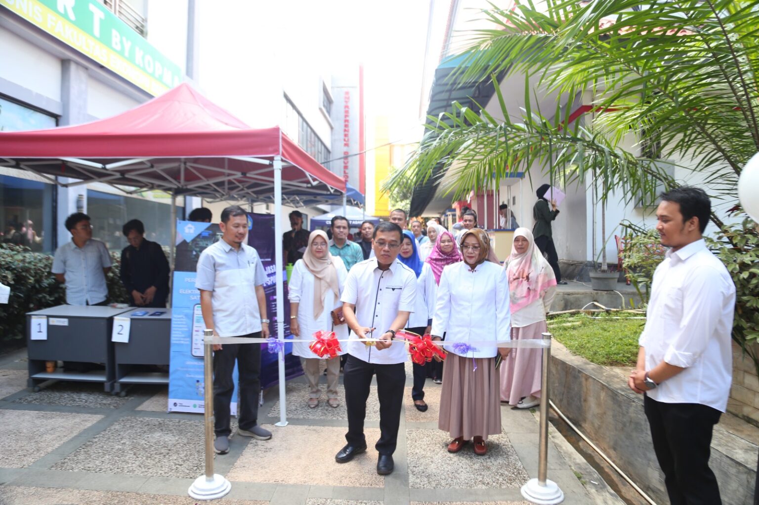 FEB Unila Gelar Market Days Gebyar Kewirausahaan 2024 - Universitas Lampung