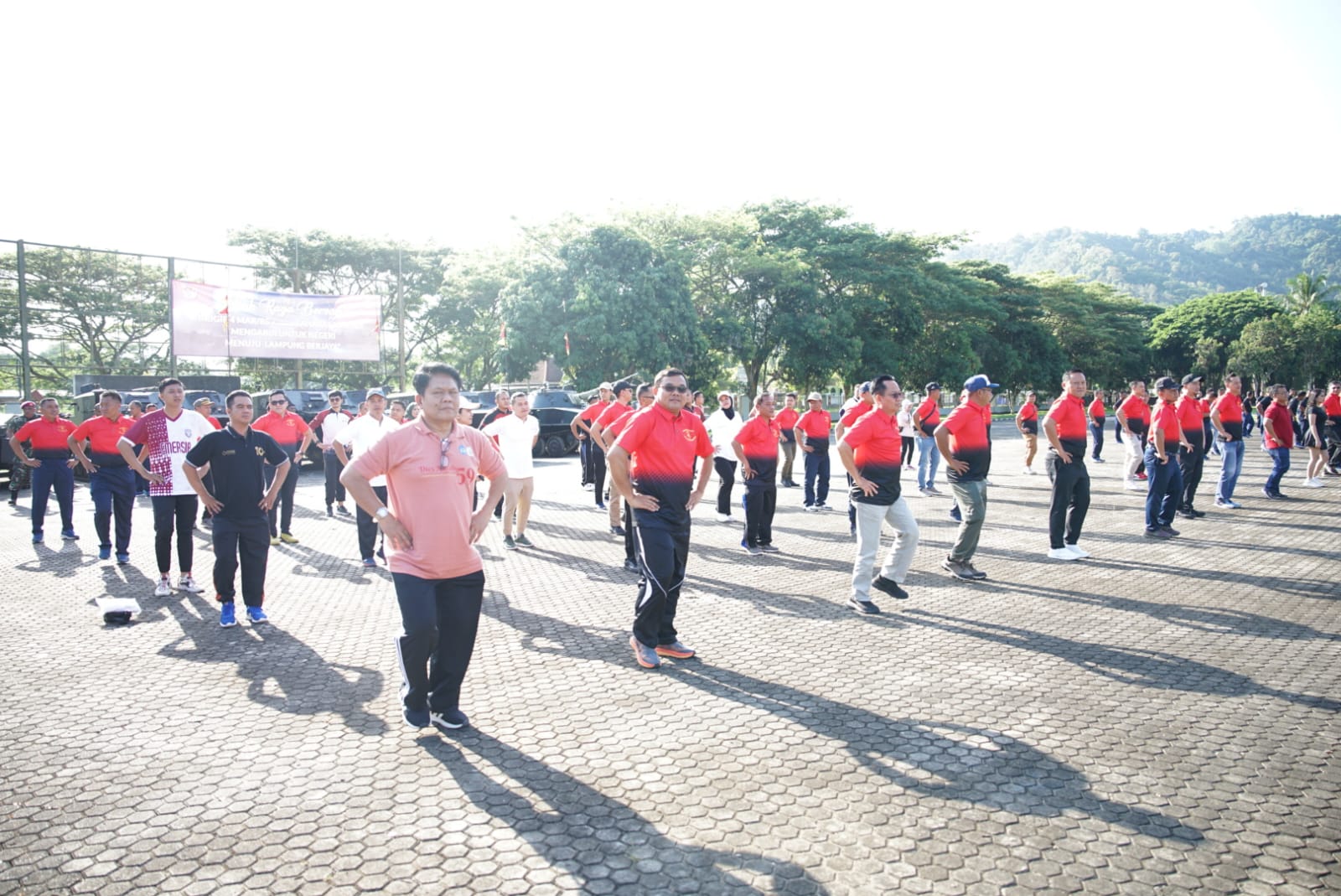 Perwakilan Unila Ikuti Olah Raga Bersama Brigif 4 Marinir/BS ...