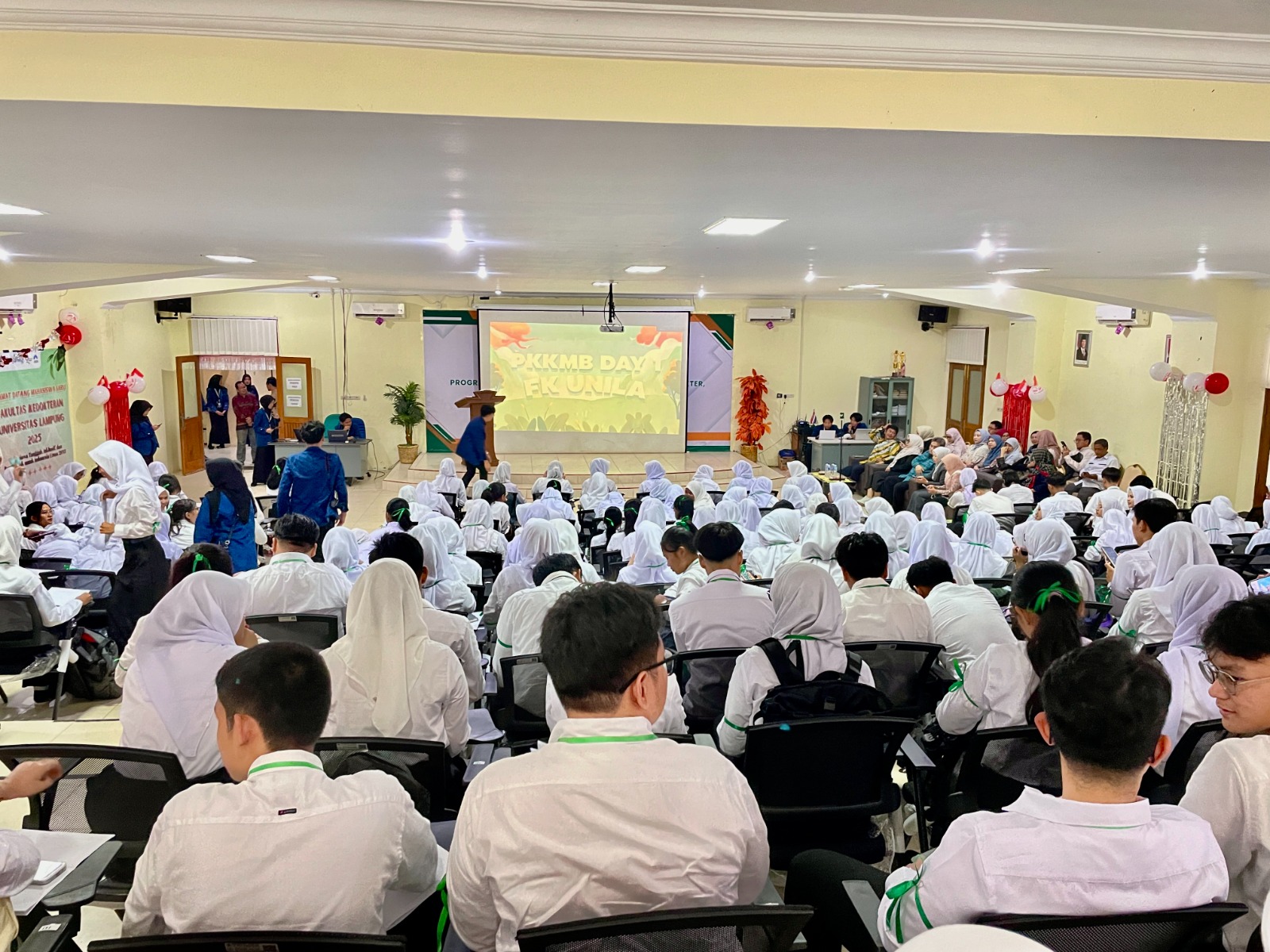 Angkat Tema Synthetica, PKKMB FK Kenalkan Langkah Awal dan Etika Maba ...