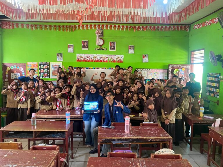 Mahasiswa HI Unila Perkuat Kepercayaan Diri Siswa Melalui Pelatihan ...